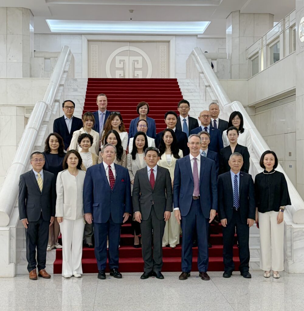 Latest White Paper Delivery Meetings – AmCham China
